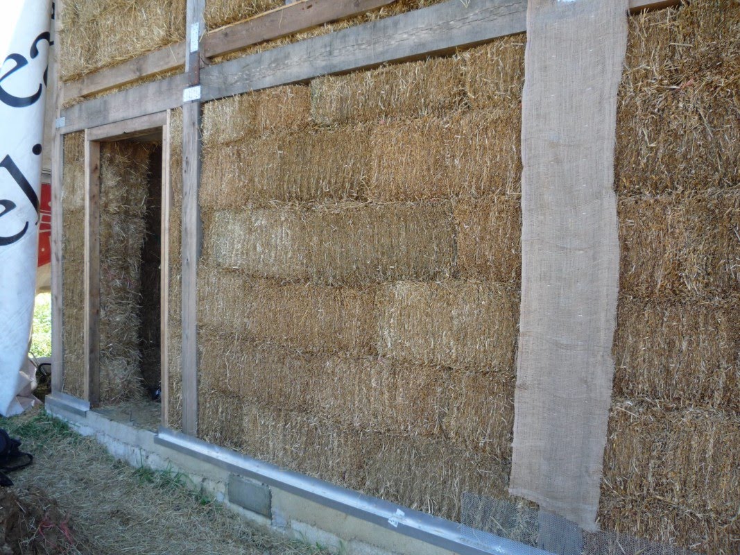 Dan's DR Blog: Straw walls and lime plaster
